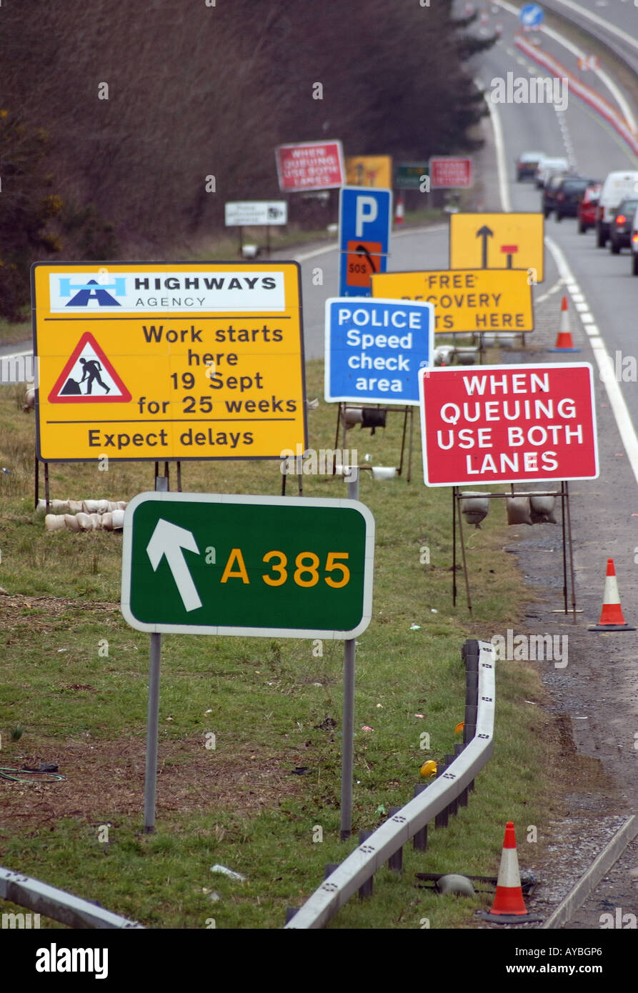 Motorway roadworks signs uk hi-res stock photography and images - Alamy