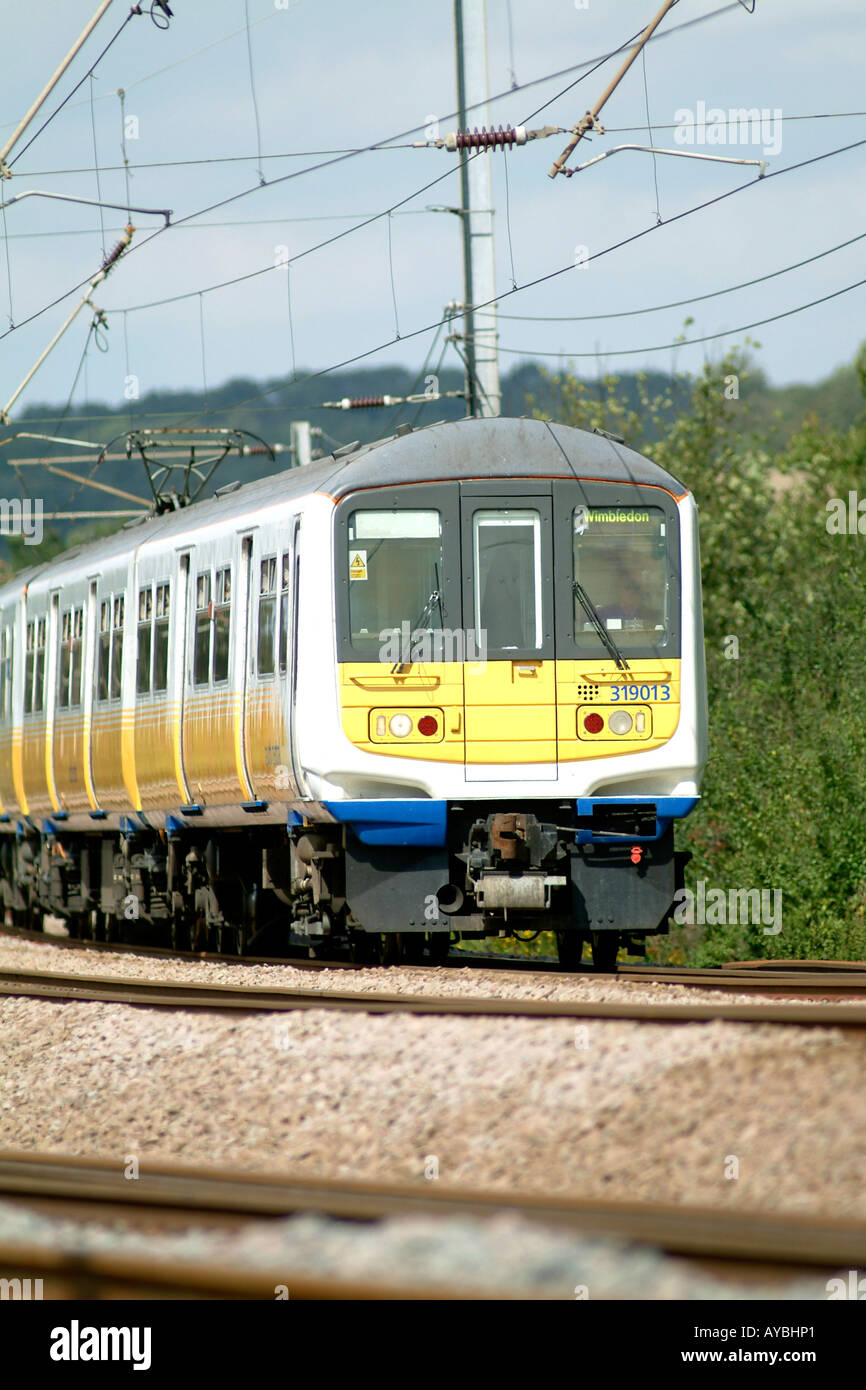 A train (class 319) from the connex south central service travelling ...