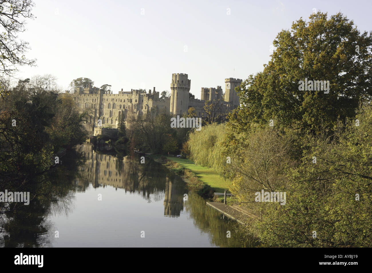 One towers warwick castle hi-res stock photography and images - Alamy