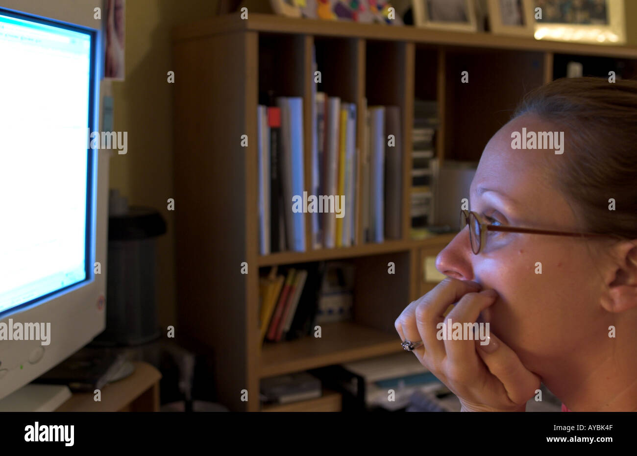 Mom at the computer Stock Photo - Alamy