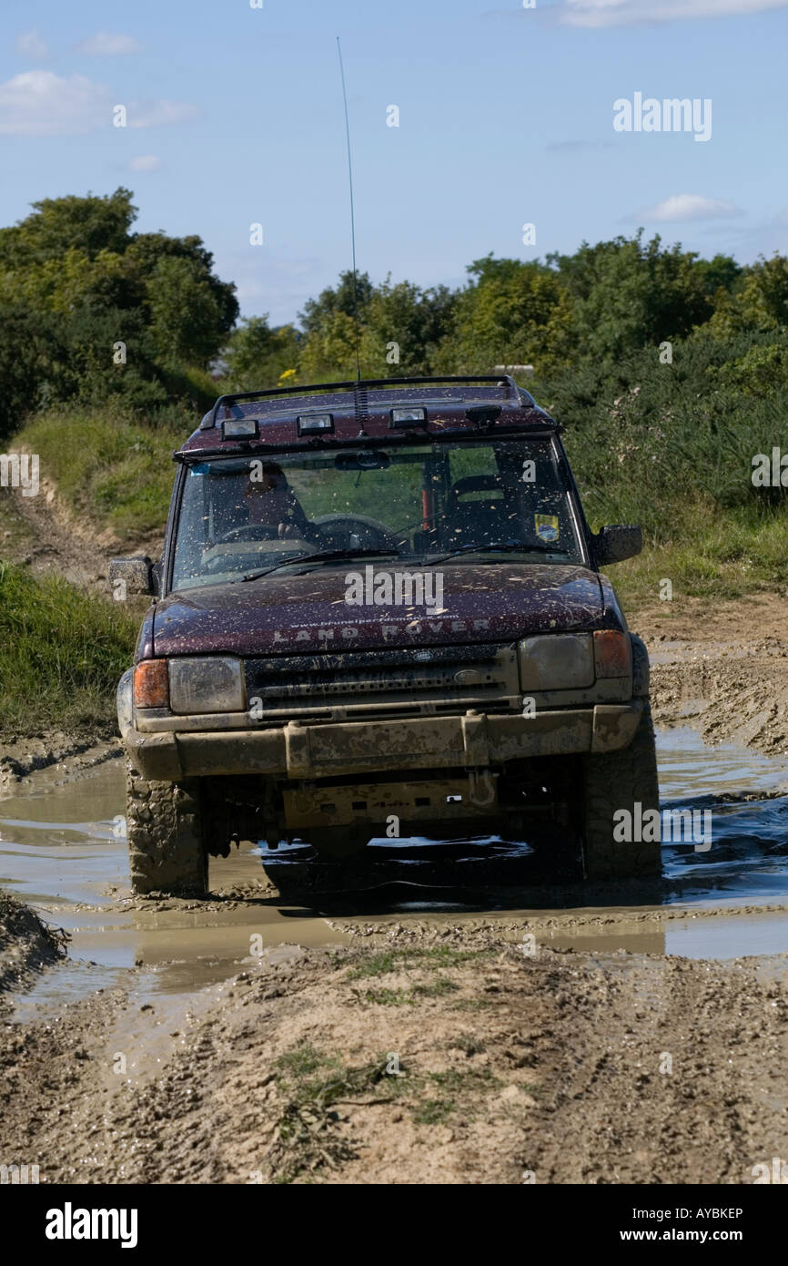Landrover Discovery offroad Stock Photo - Alamy
