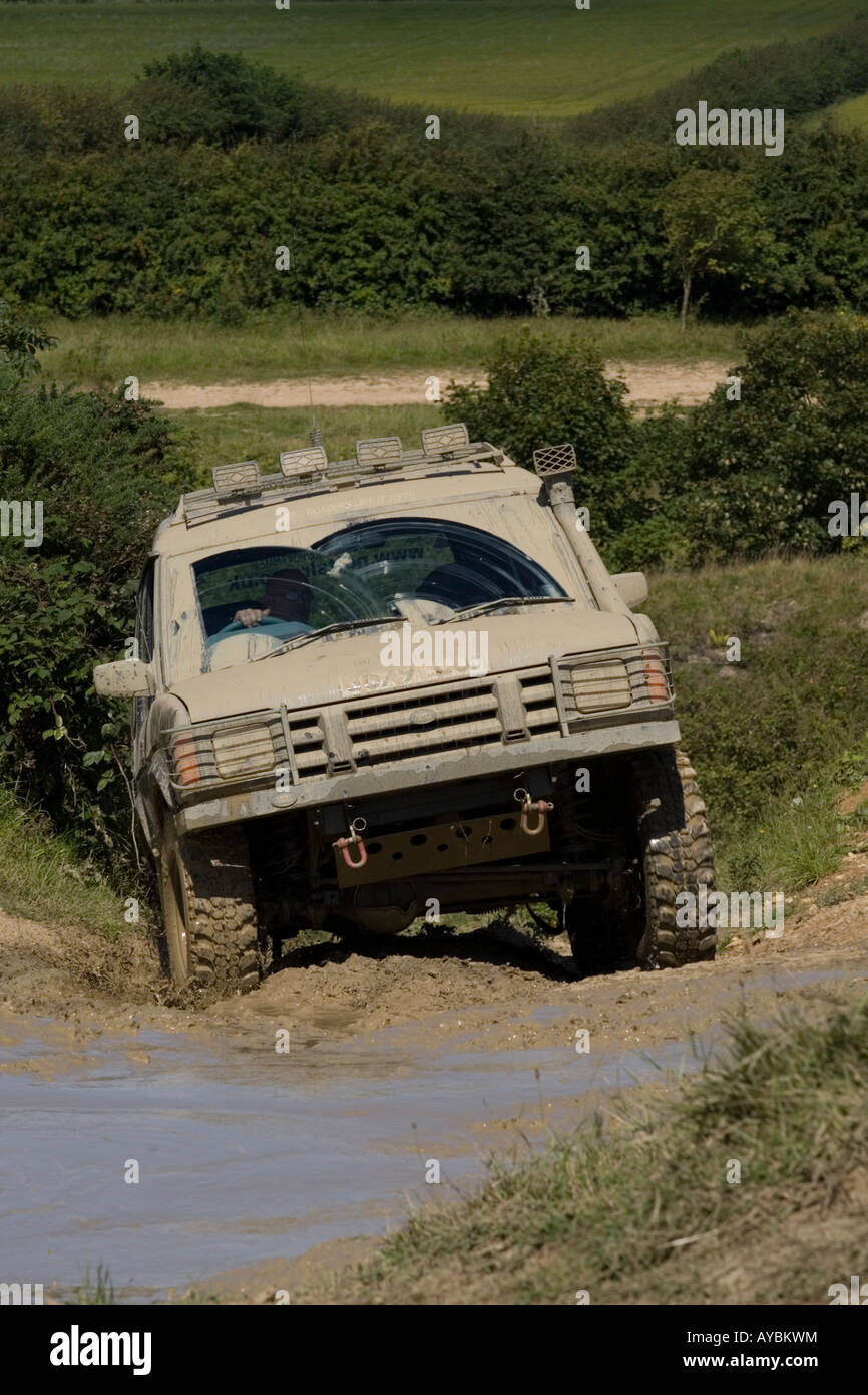 Landrover discovery offroading hi-res stock photography and images - Alamy