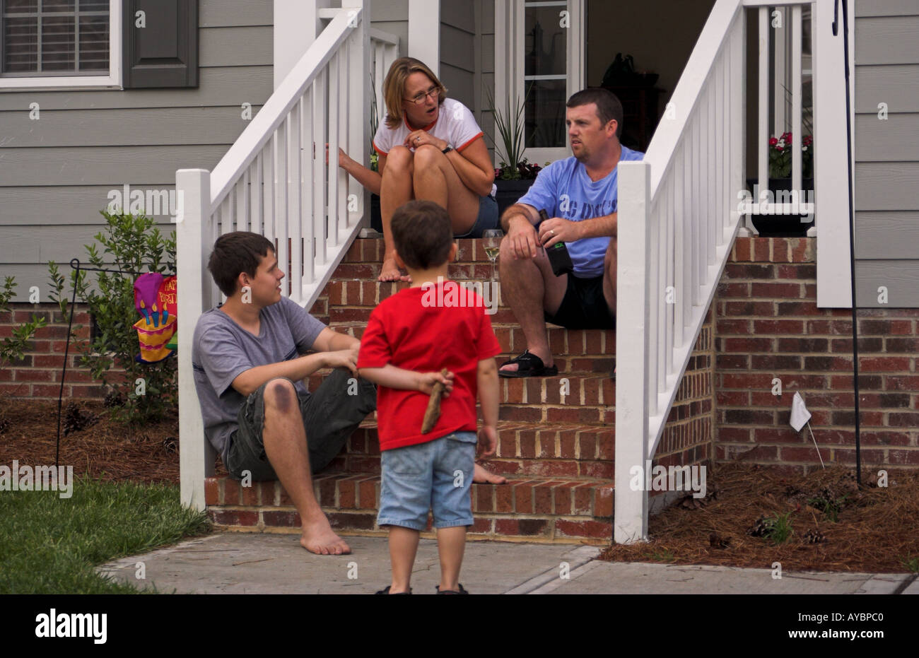 Neighbor talk hi-res stock photography and images - Alamy