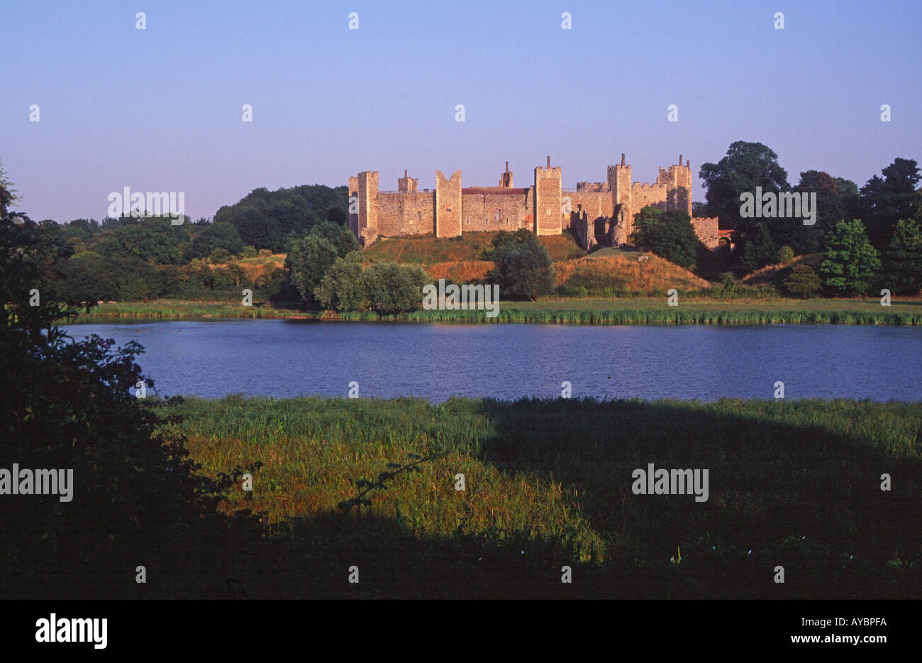 Framlingham mere suffolk england hi-res stock photography and images ...