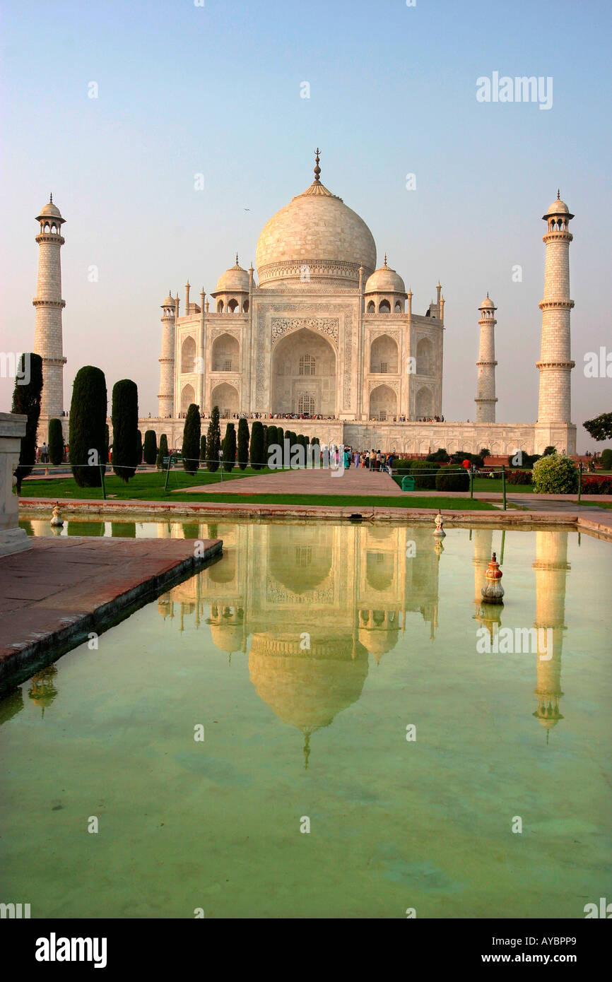 Chhatri of taj mahal hi-res stock photography and images - Alamy