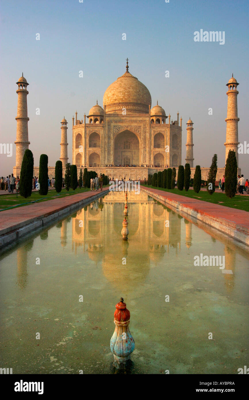 Chhatri of taj mahal hi-res stock photography and images - Alamy
