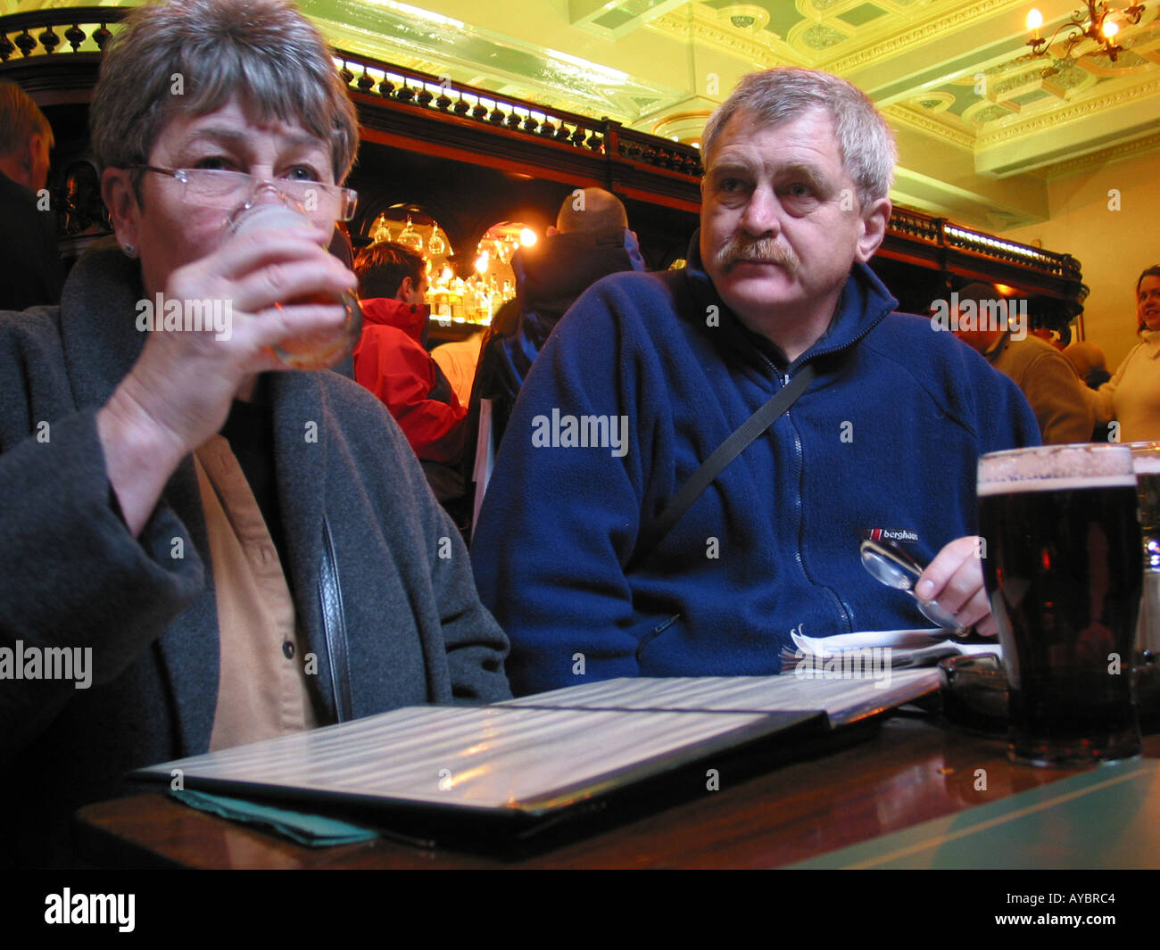 Traditional pub lunch coming up Stock Photo - Alamy