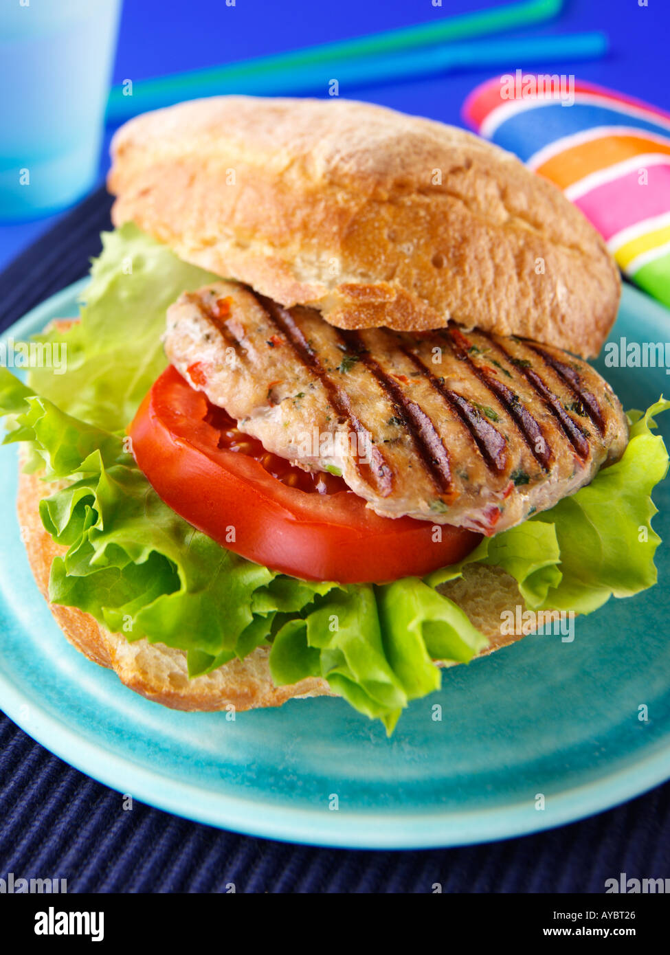 A single chicken burger Stock Photo - Alamy