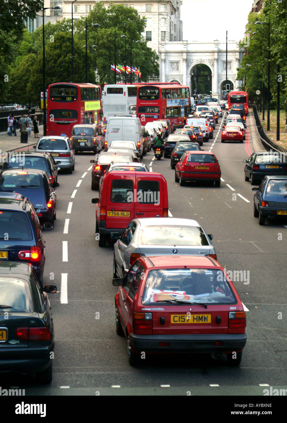 Rush hour traffic in Park Lane London Stock Photo - Alamy
