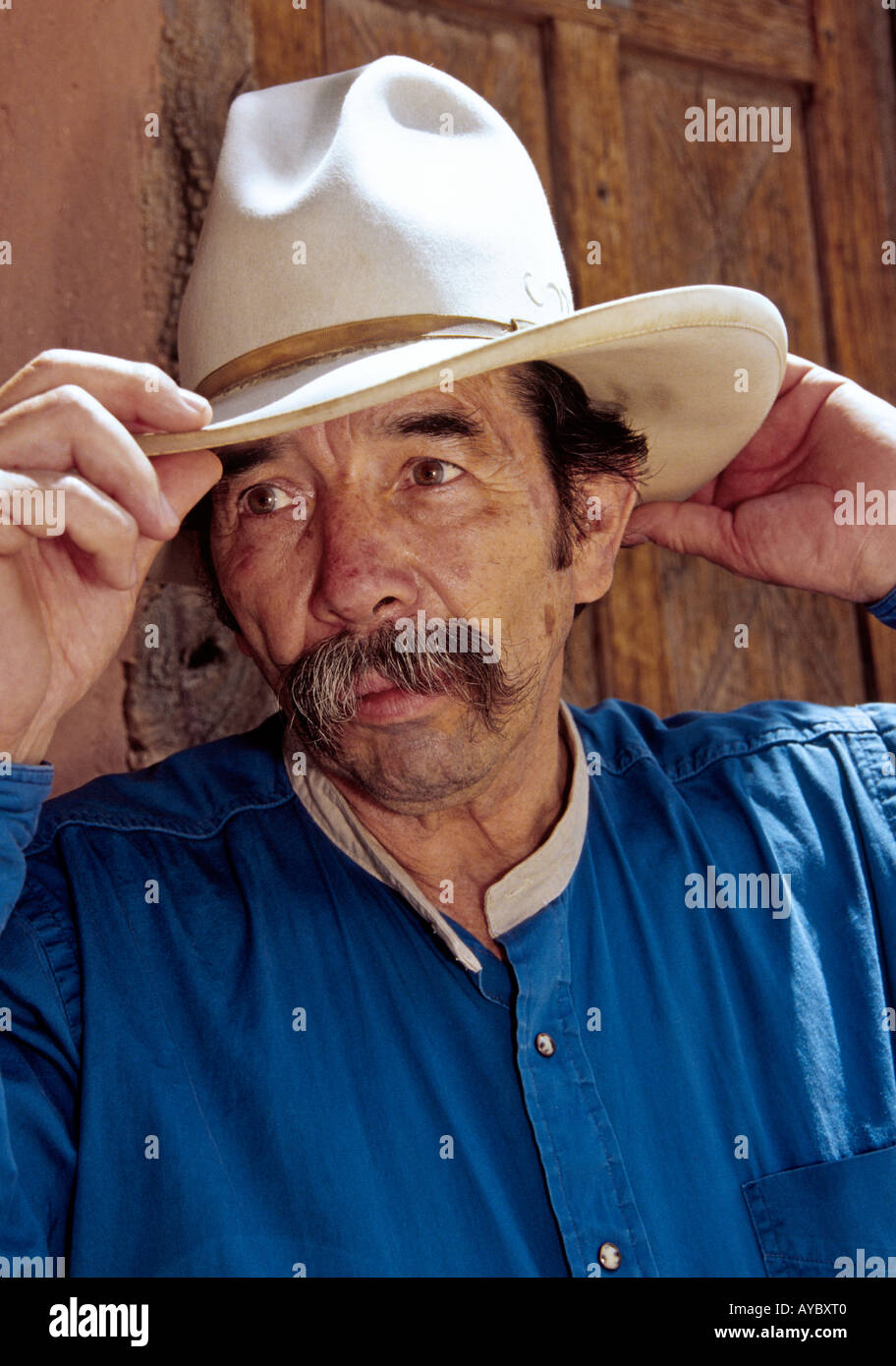 Museum visitors santa fe hi-res stock photography and images - Alamy