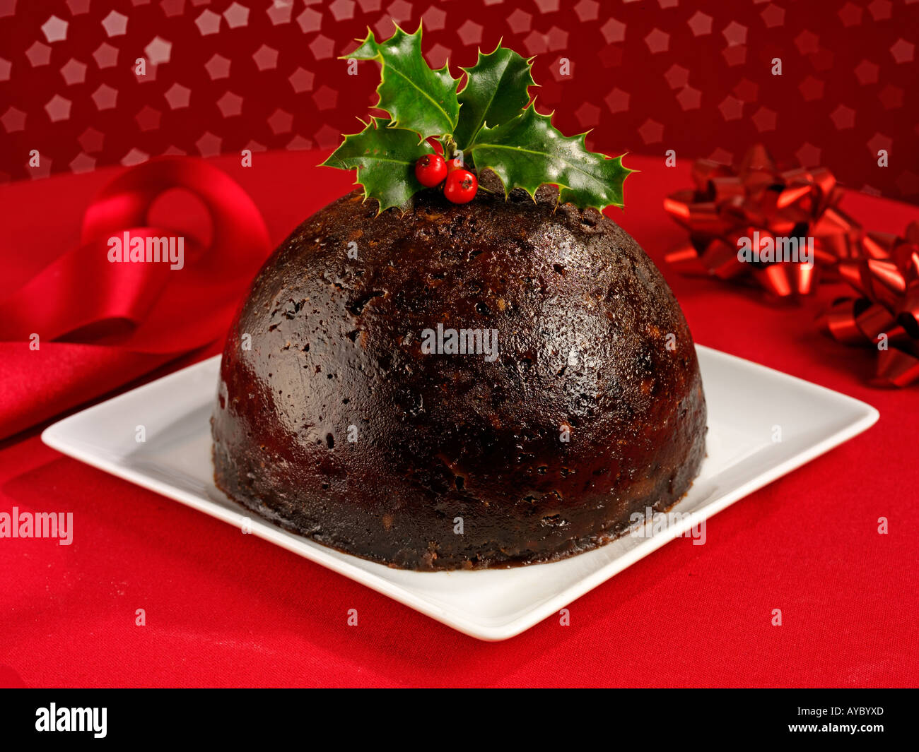 Christmas pudding holly sprig hi-res stock photography and images - Alamy