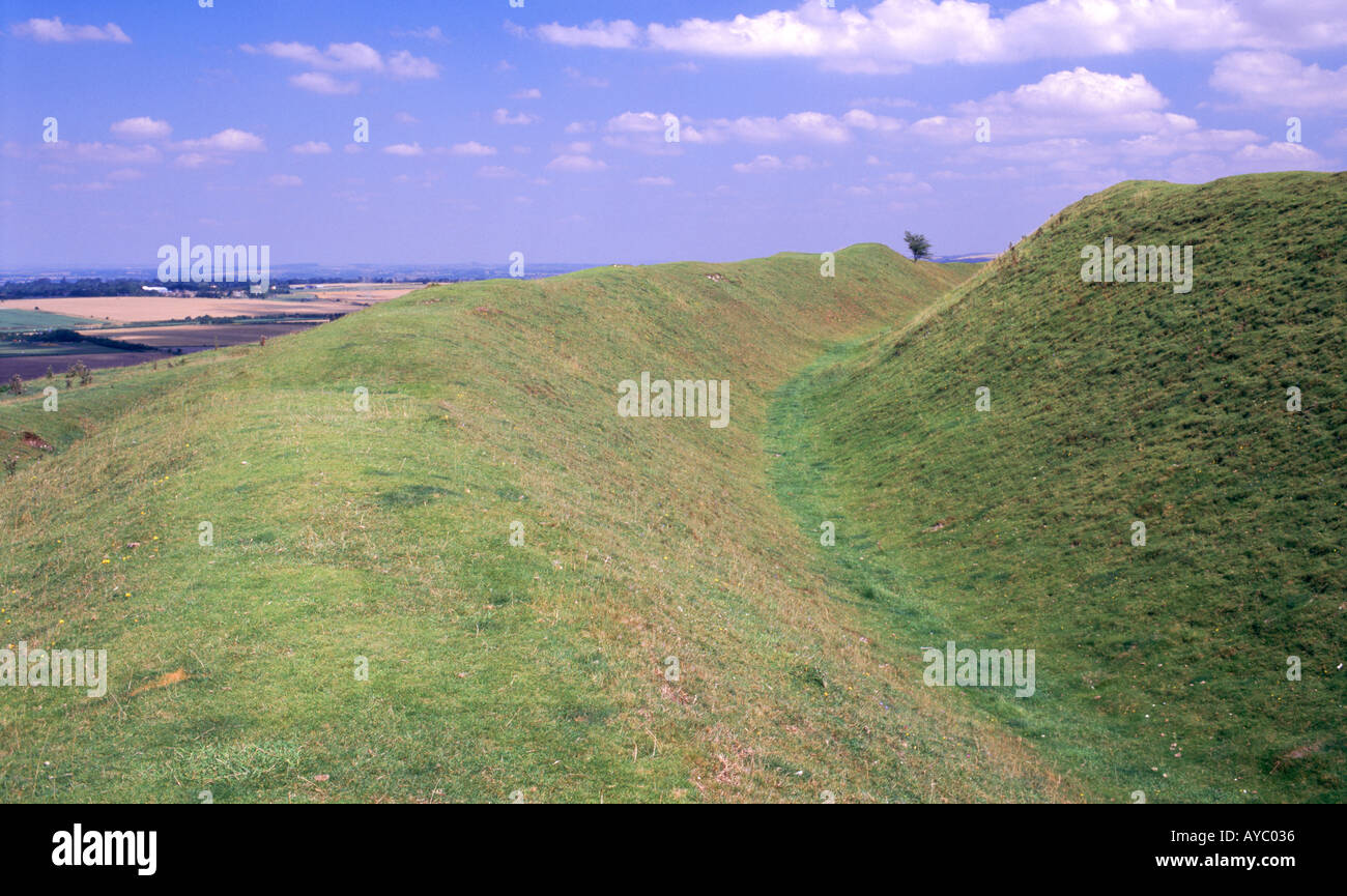 Barbury castle hi-res stock photography and images - Alamy