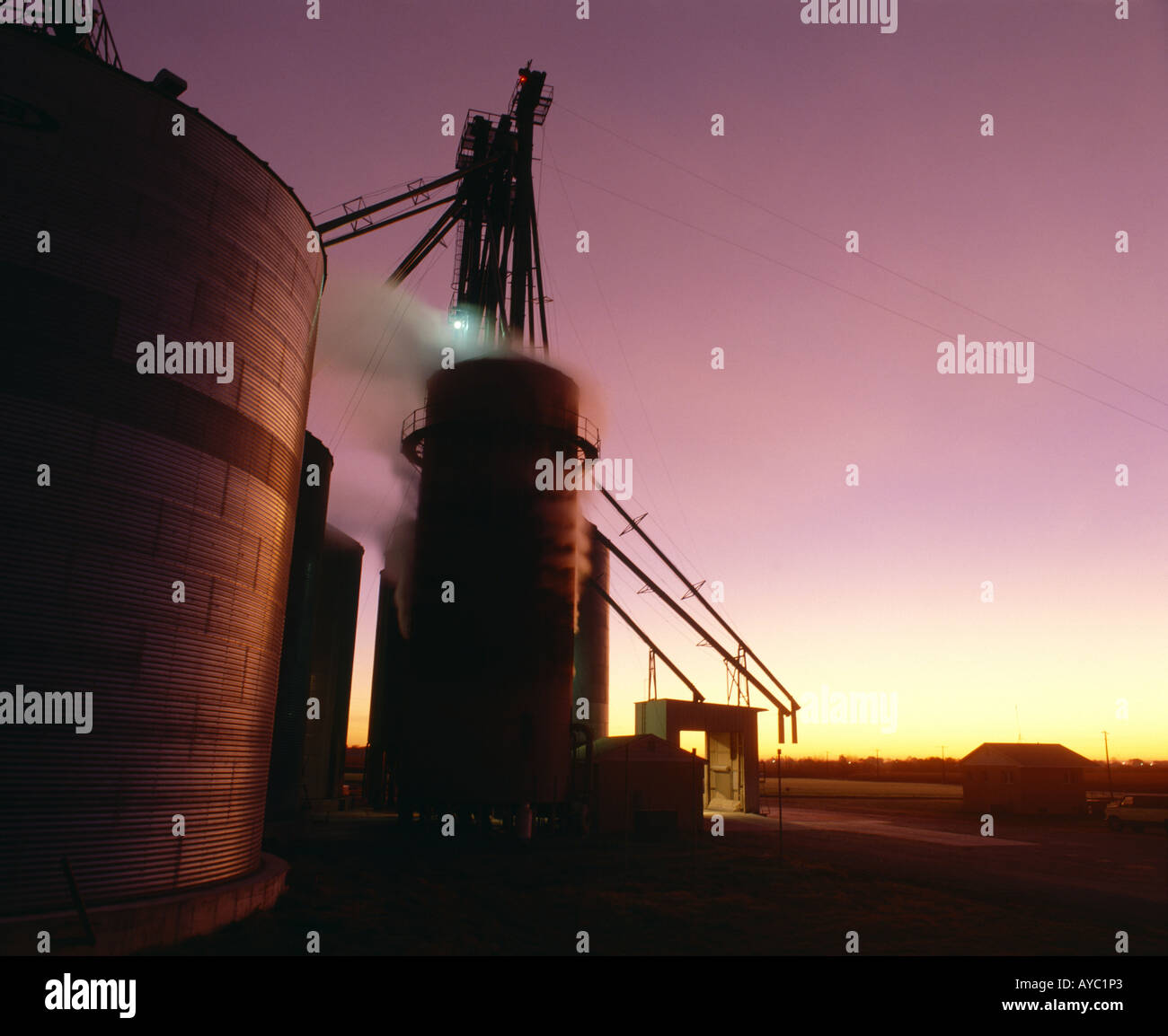 Grain bins at sunrise hi-res stock photography and images - Alamy