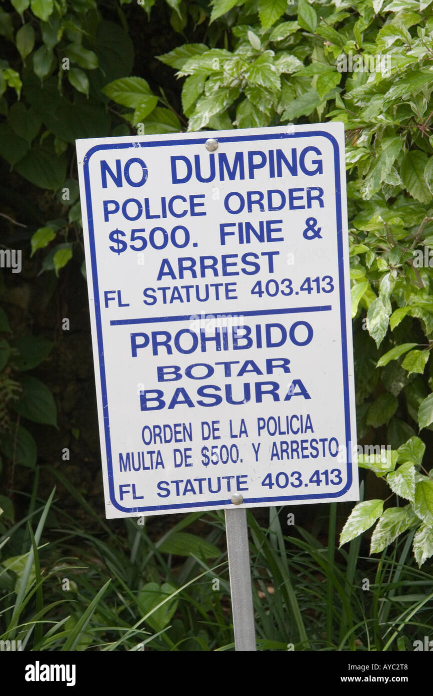 Bilingual street sign hi-res stock photography and images - Alamy