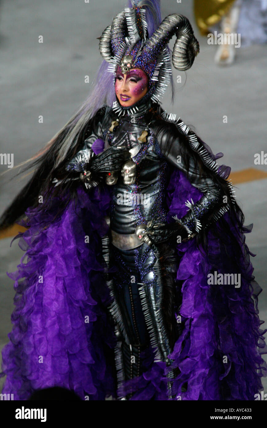 Rio de janeiro carnival girl hi-res stock photography and images - Alamy