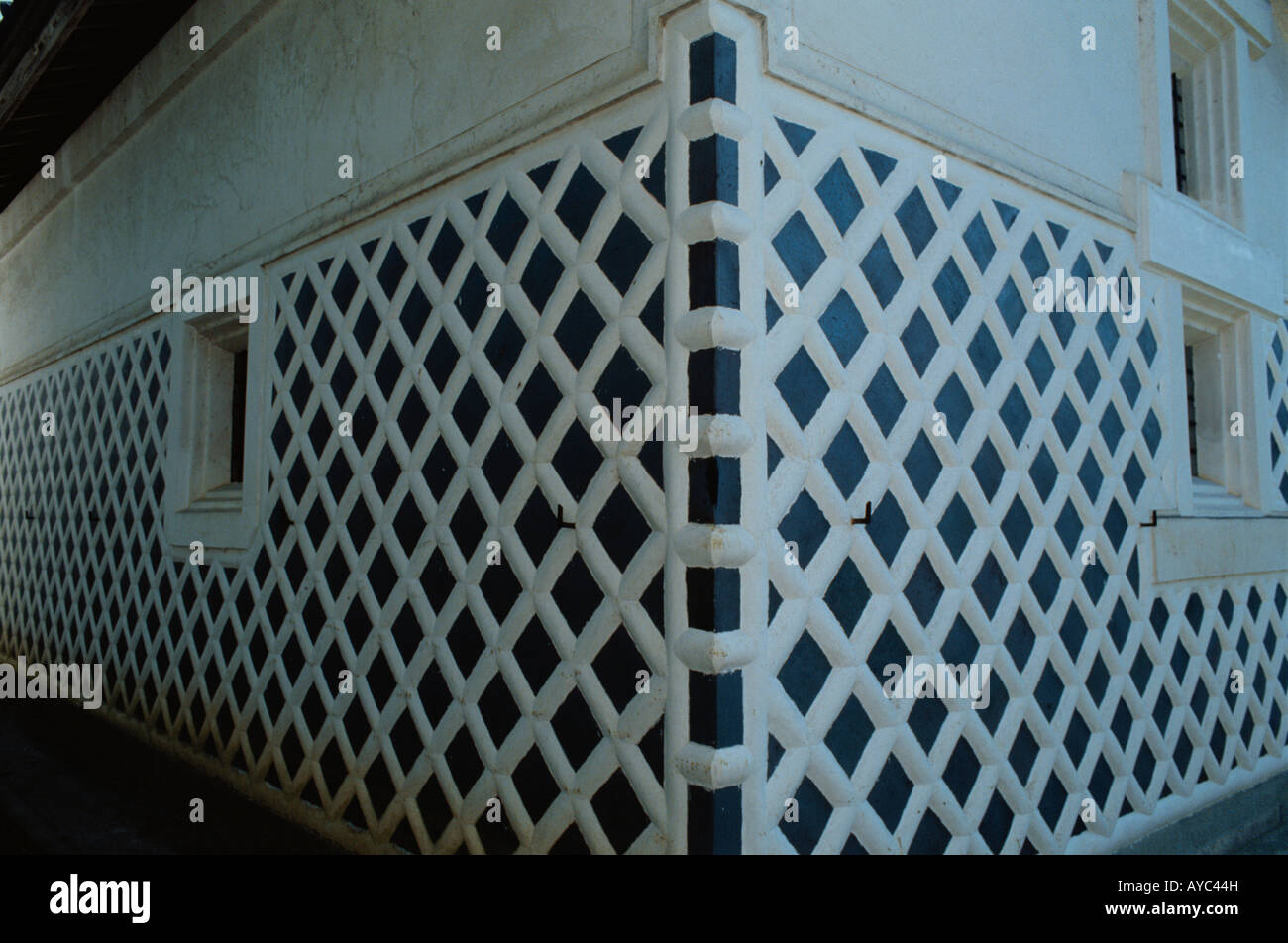 Corner of house hi-res stock photography and images - Alamy