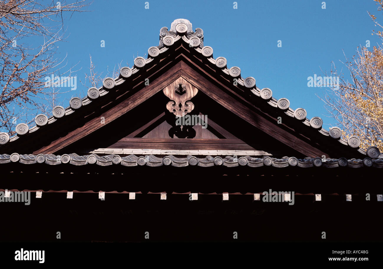 Triangles style hi-res stock photography and images - Alamy