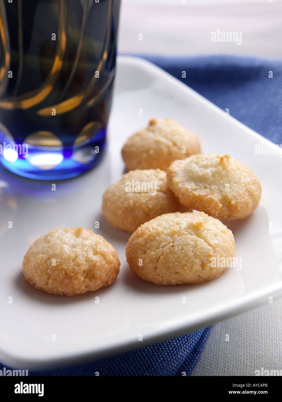 Amaretti hi-res stock photography and images - Alamy