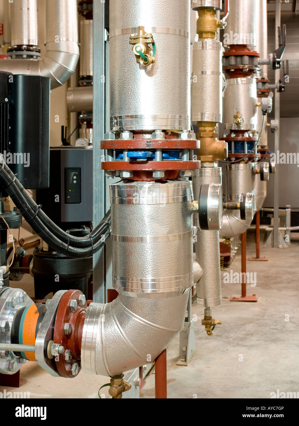 Heavy duty water pipes hi-res stock photography and images - Alamy
