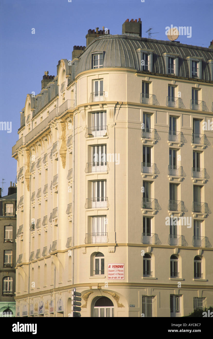 French block hi-res stock photography and images - Alamy