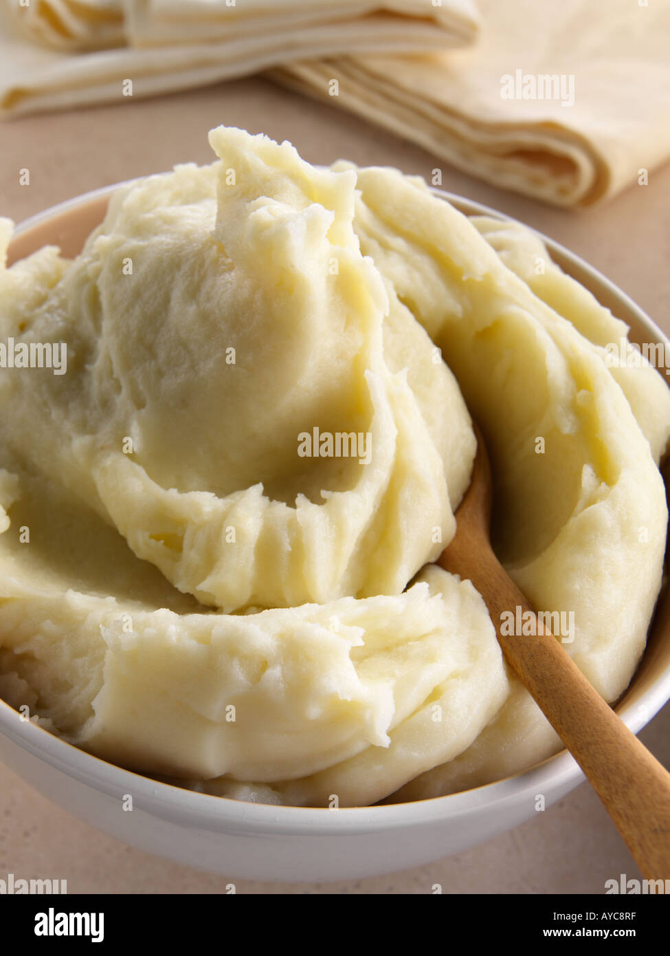 Maris piper mashed potato accompaniment hi-res stock photography and ...