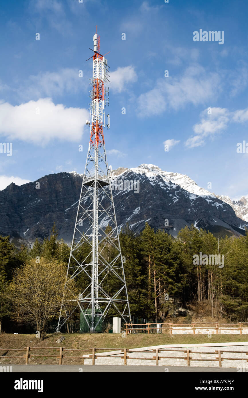 Tv antenna bridge transmitter hi-res stock photography and images - Alamy