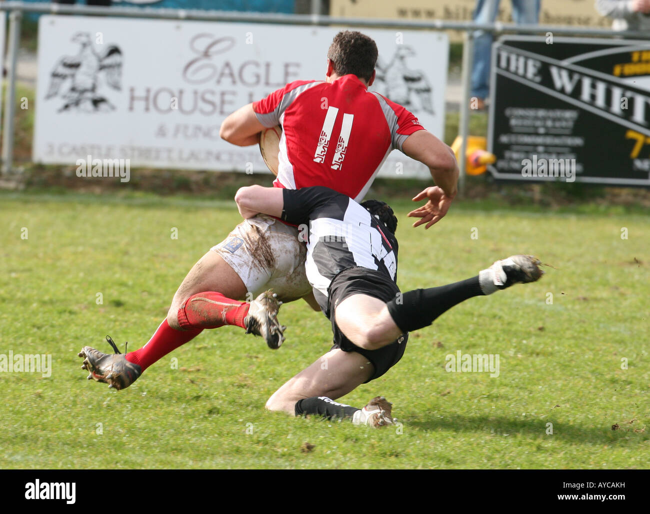 Rugby tackle hi-res stock photography and images - Alamy