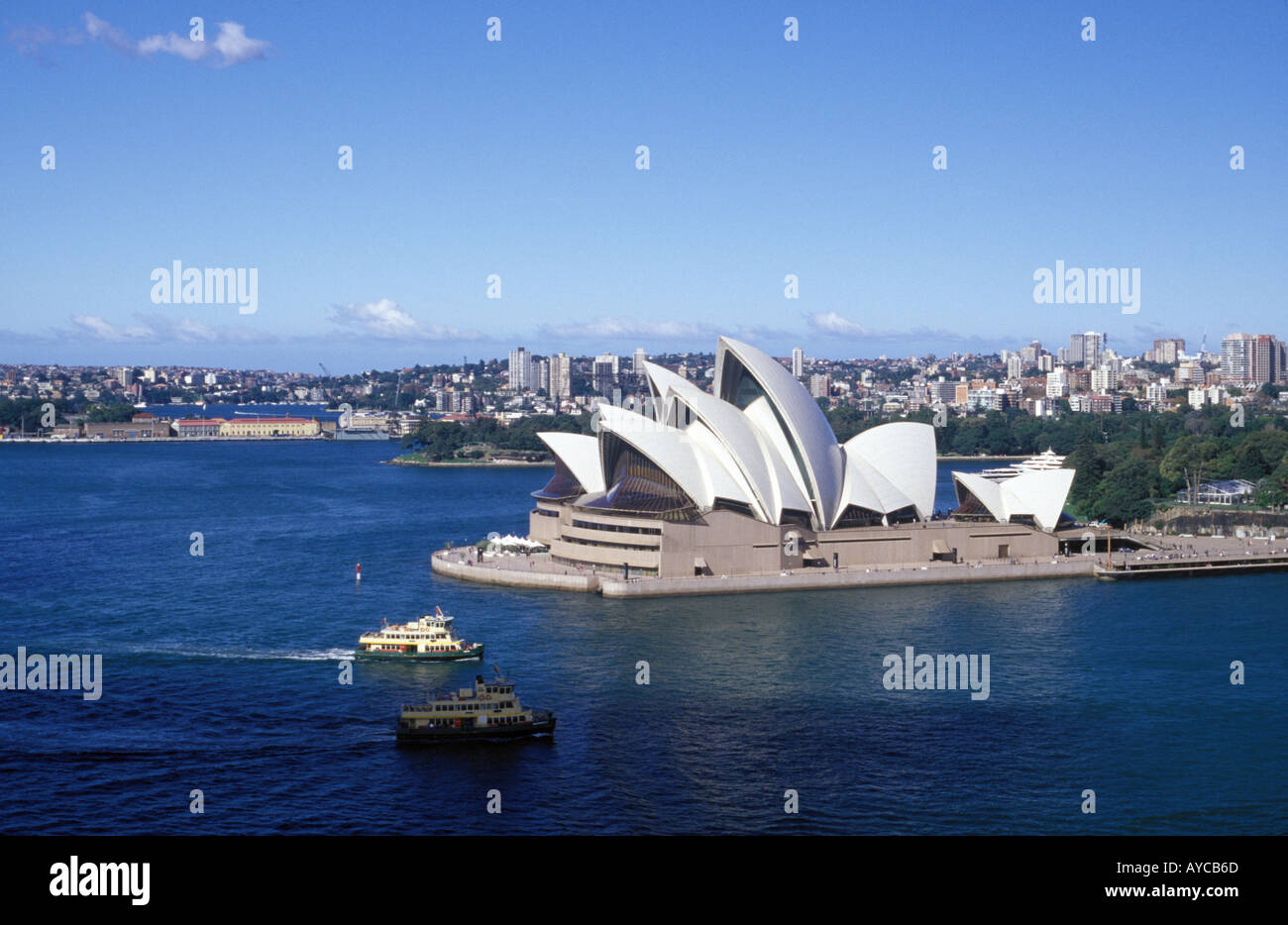 Queen elizabeth opera house hi-res stock photography and images - Alamy