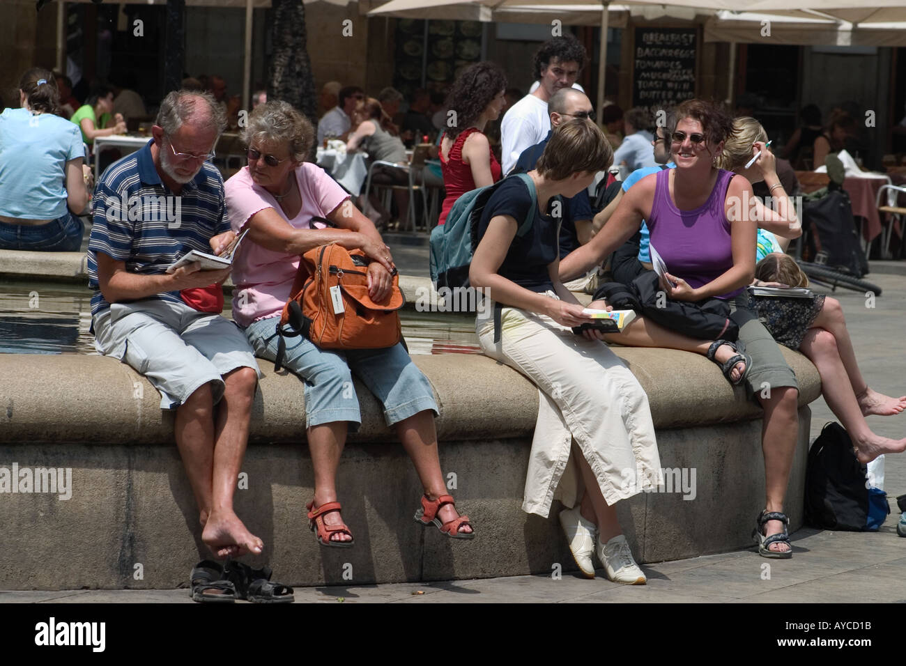 Tourists spain couple guide hi-res stock photography and images - Alamy