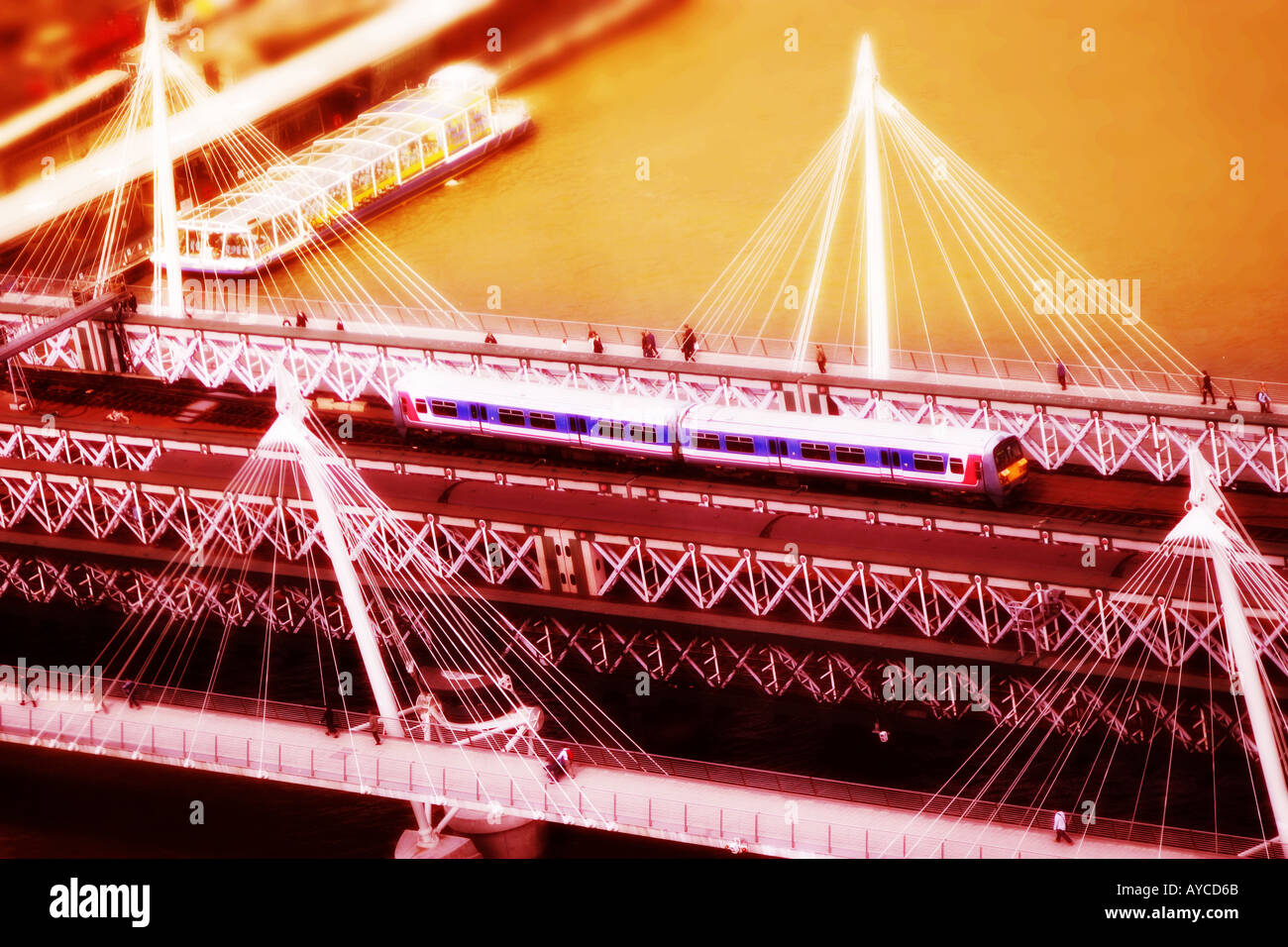 Train bridge london hi-res stock photography and images - Alamy