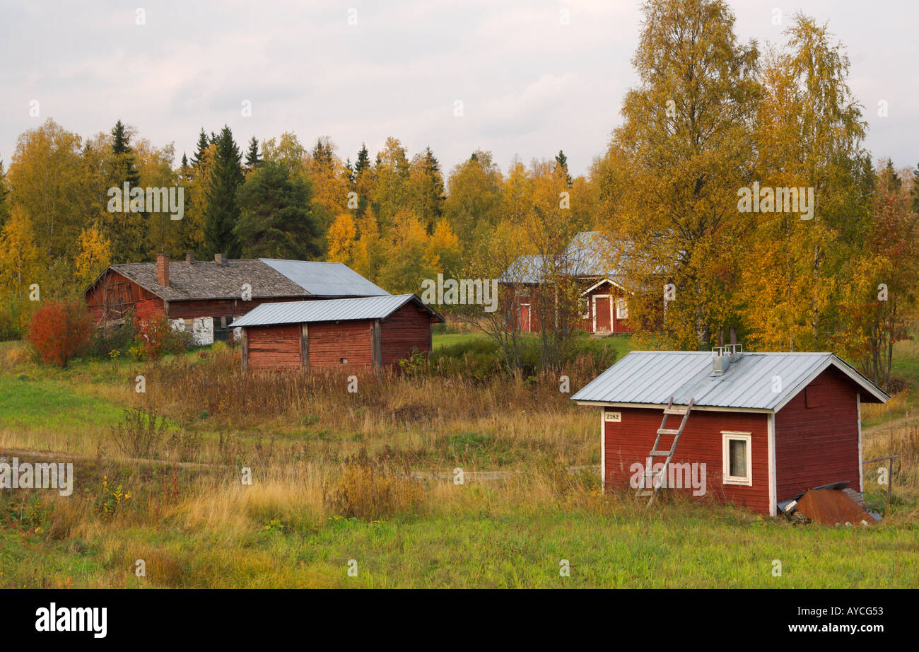 Lonely barn in a field hi-res stock photography and images - Alamy