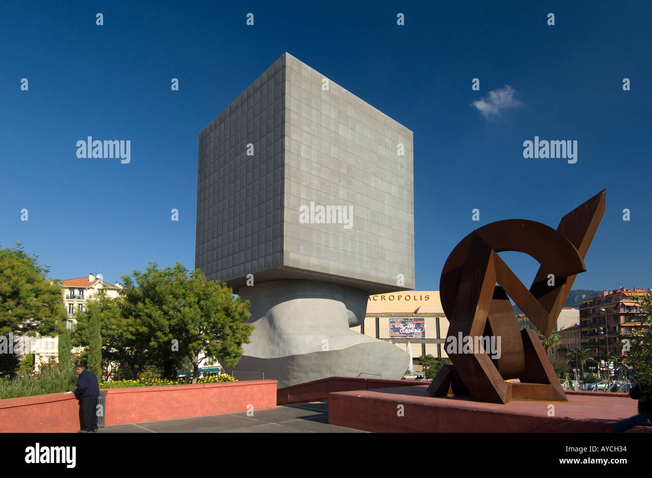Nice library france tete au carre head sculpture cote dazur hi-res ...