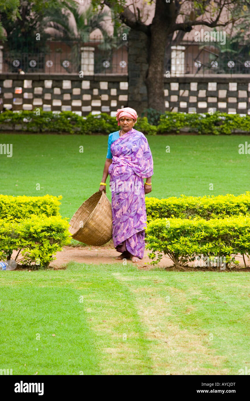 Indian Gardener Stock Photos & Indian Gardener Stock Images - Alamy