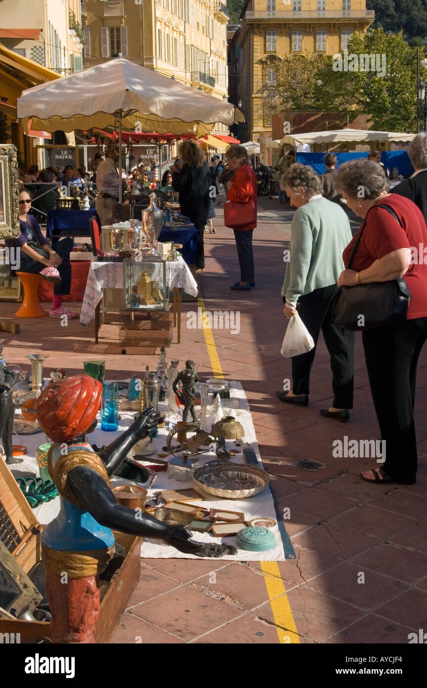 Antiques brocante fair france hi-res stock photography and images - Alamy