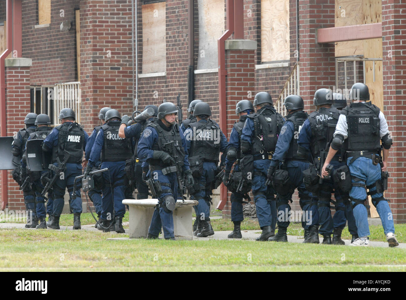 Police swat hi-res stock photography and images - Alamy