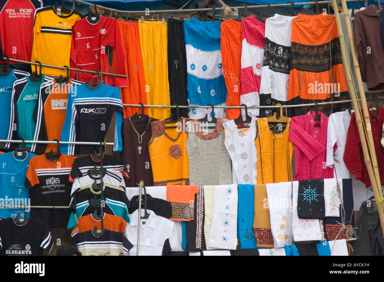 Market Busy Stall Clothes Stock Photo - Alamy