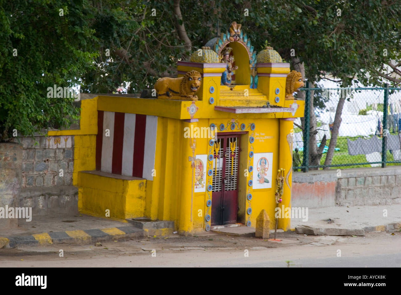 Small roadside temple in Bangalore India Stock Photo - Alamy
