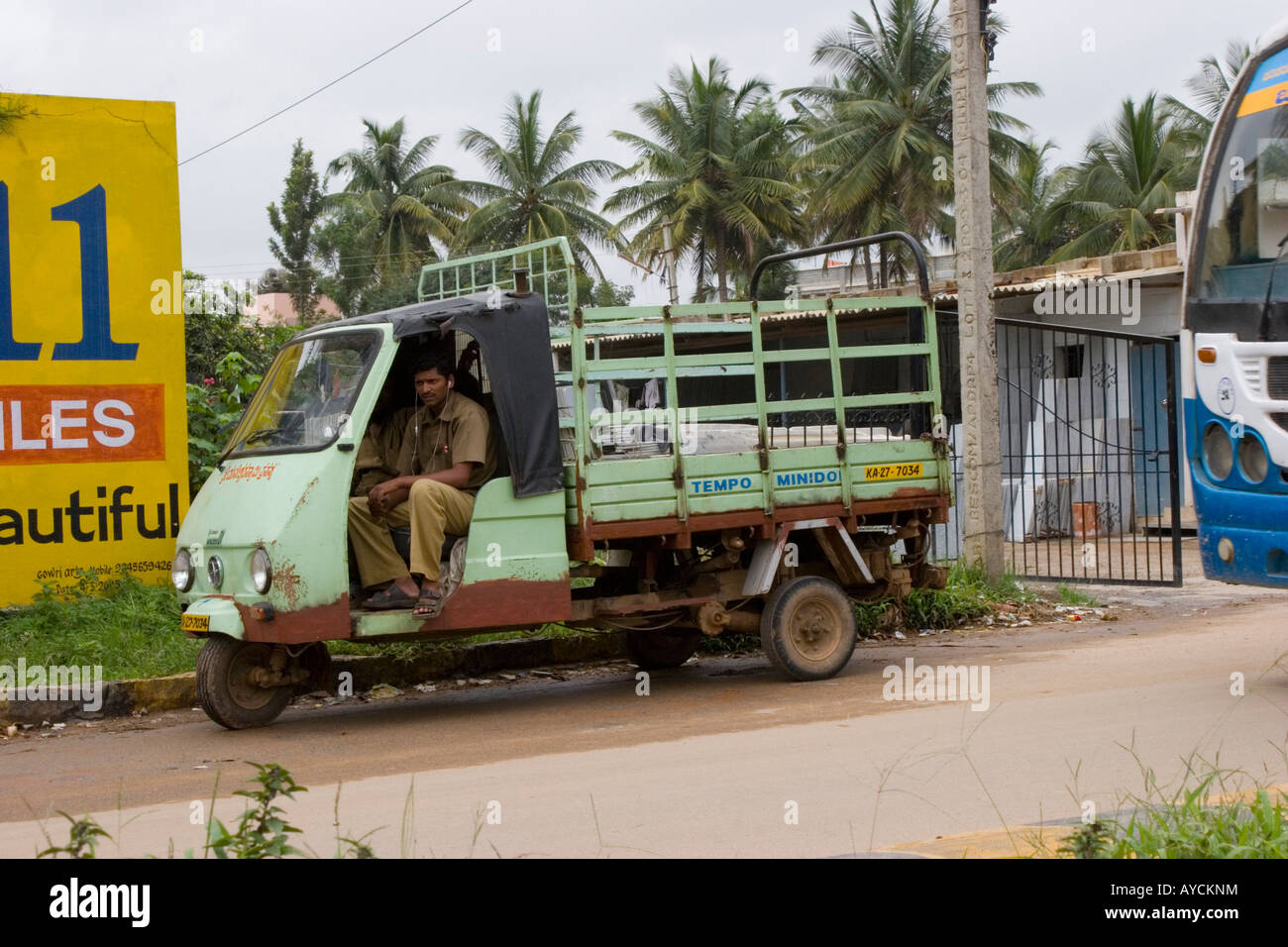 Three wheeled Indian lorry Stock Photo - Alamy