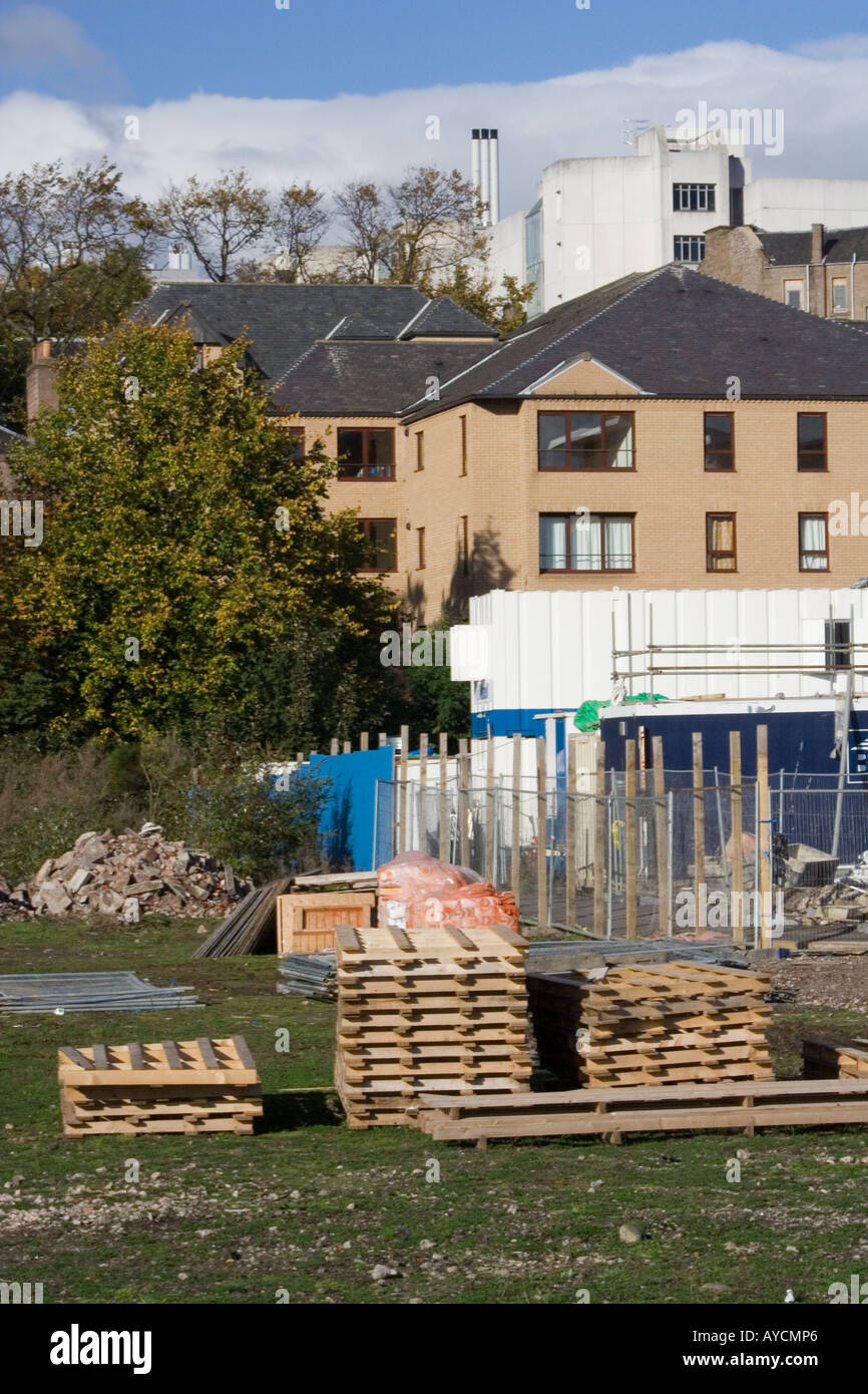 New houses being built at the Riverside with a university block ...