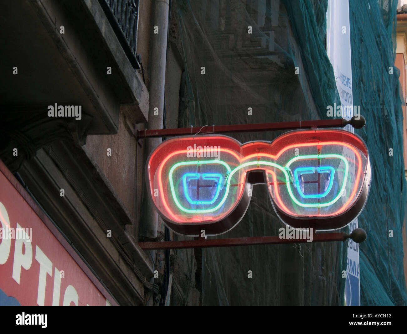 Neon spectacles glasses sign hi-res stock photography and images - Alamy