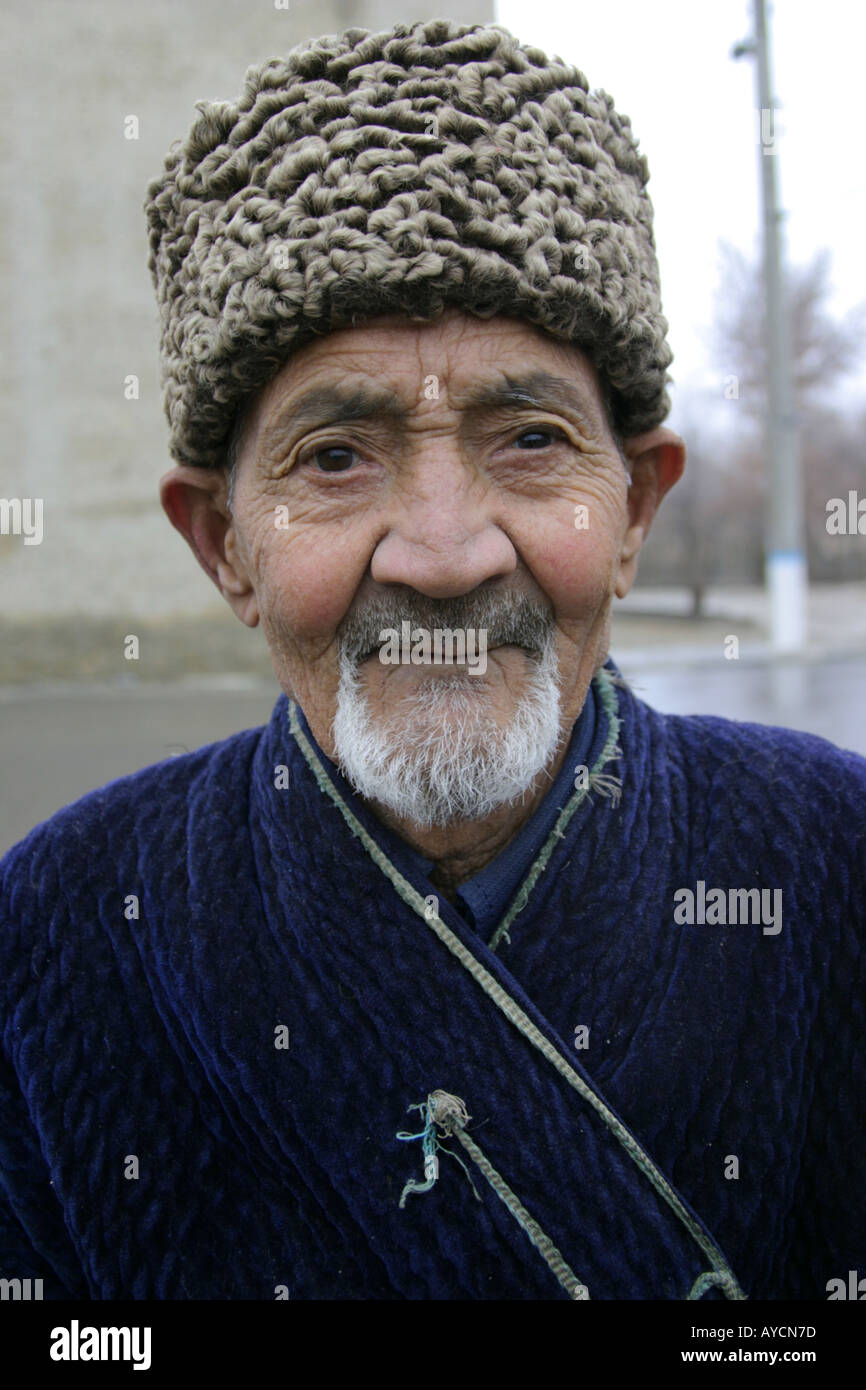 A portrat of an uzbek man with his classic dress, Uzbekistan Stock ...