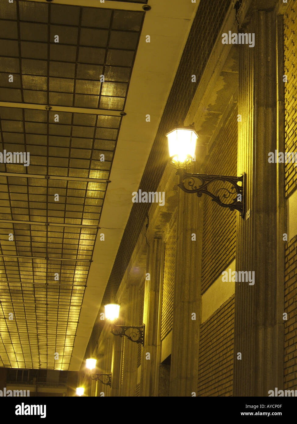 lamp post in alleyway in valencia, spain Stock Photo - Alamy