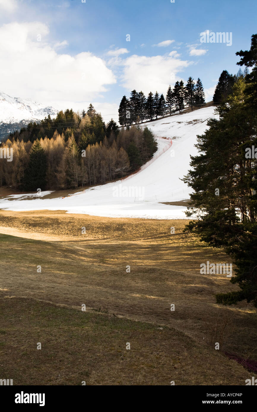 Skir resort hi-res stock photography and images - Alamy