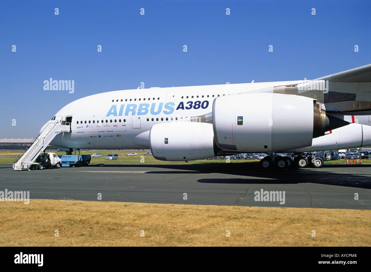 Worlds largest civil aircraft airbus hi-res stock photography and ...