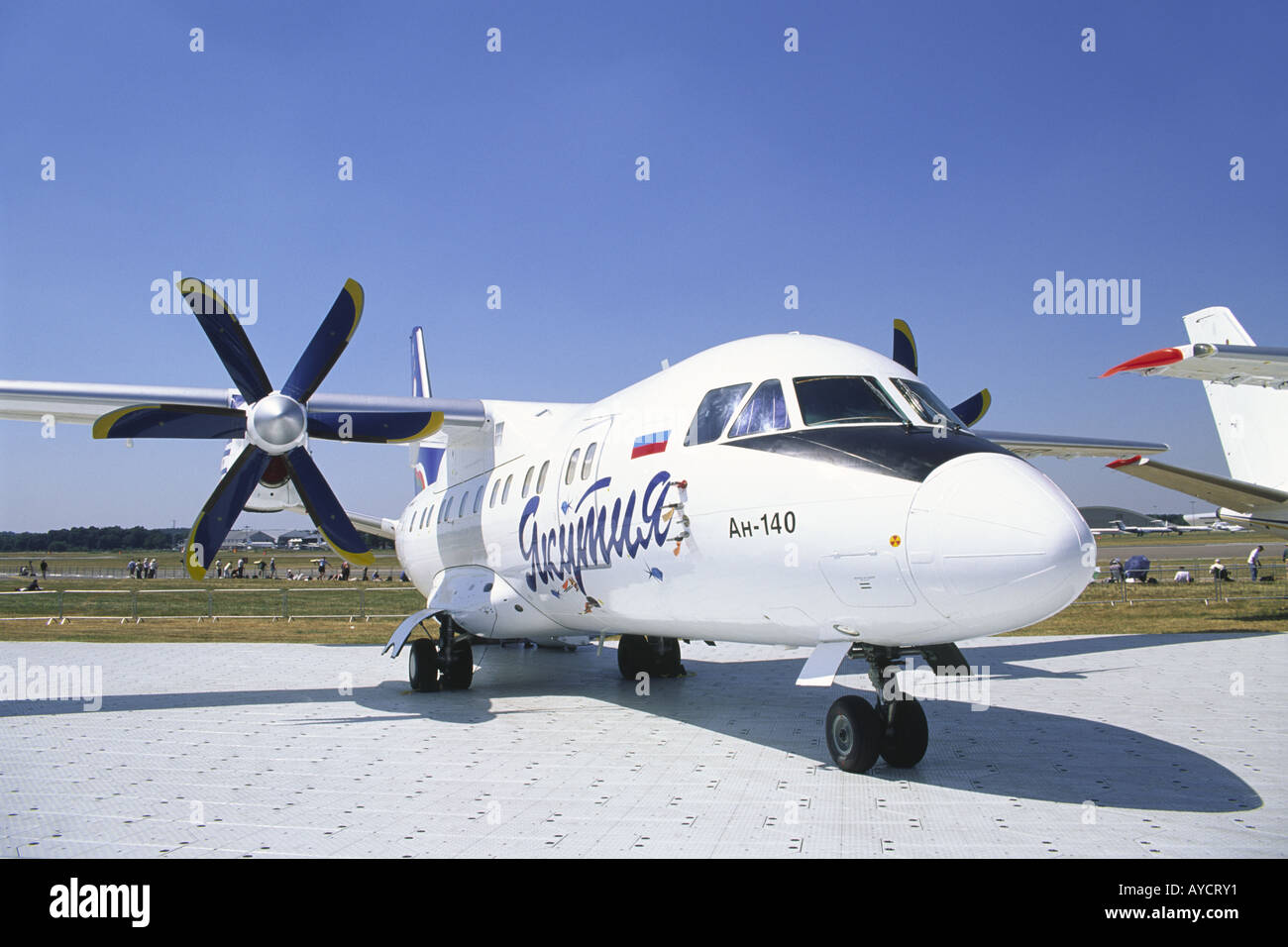 Antonov an 140 hi-res stock photography and images - Alamy