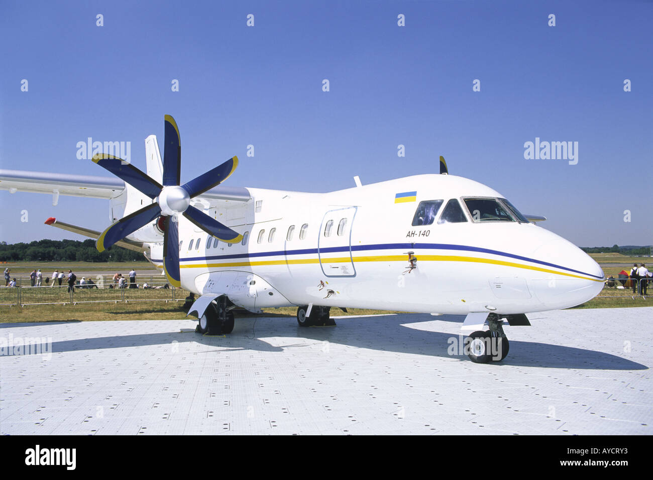 Antonov an 140 hi-res stock photography and images - Alamy