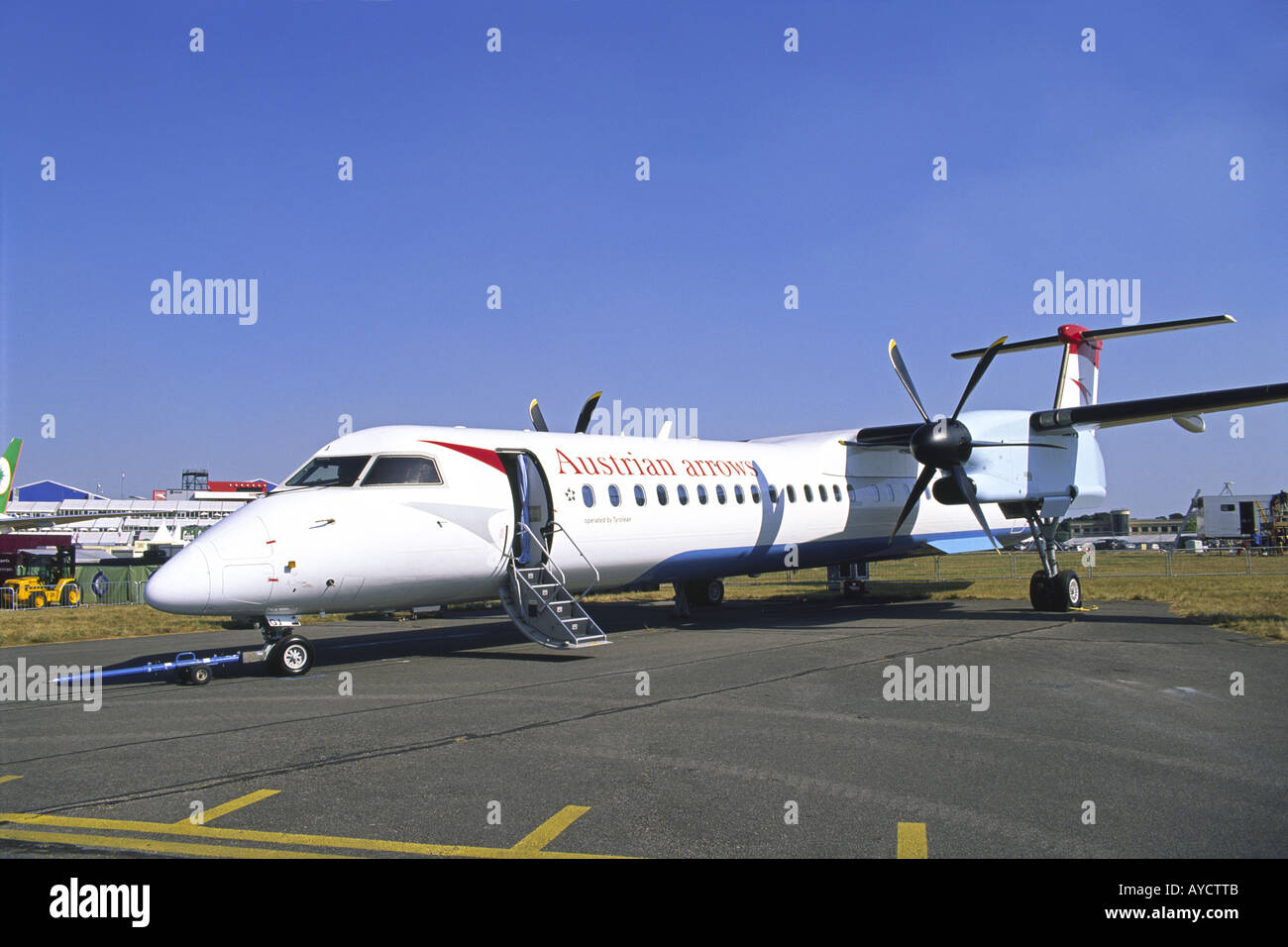 Bombardier Dash 8 Q400 Stock Photo - Alamy