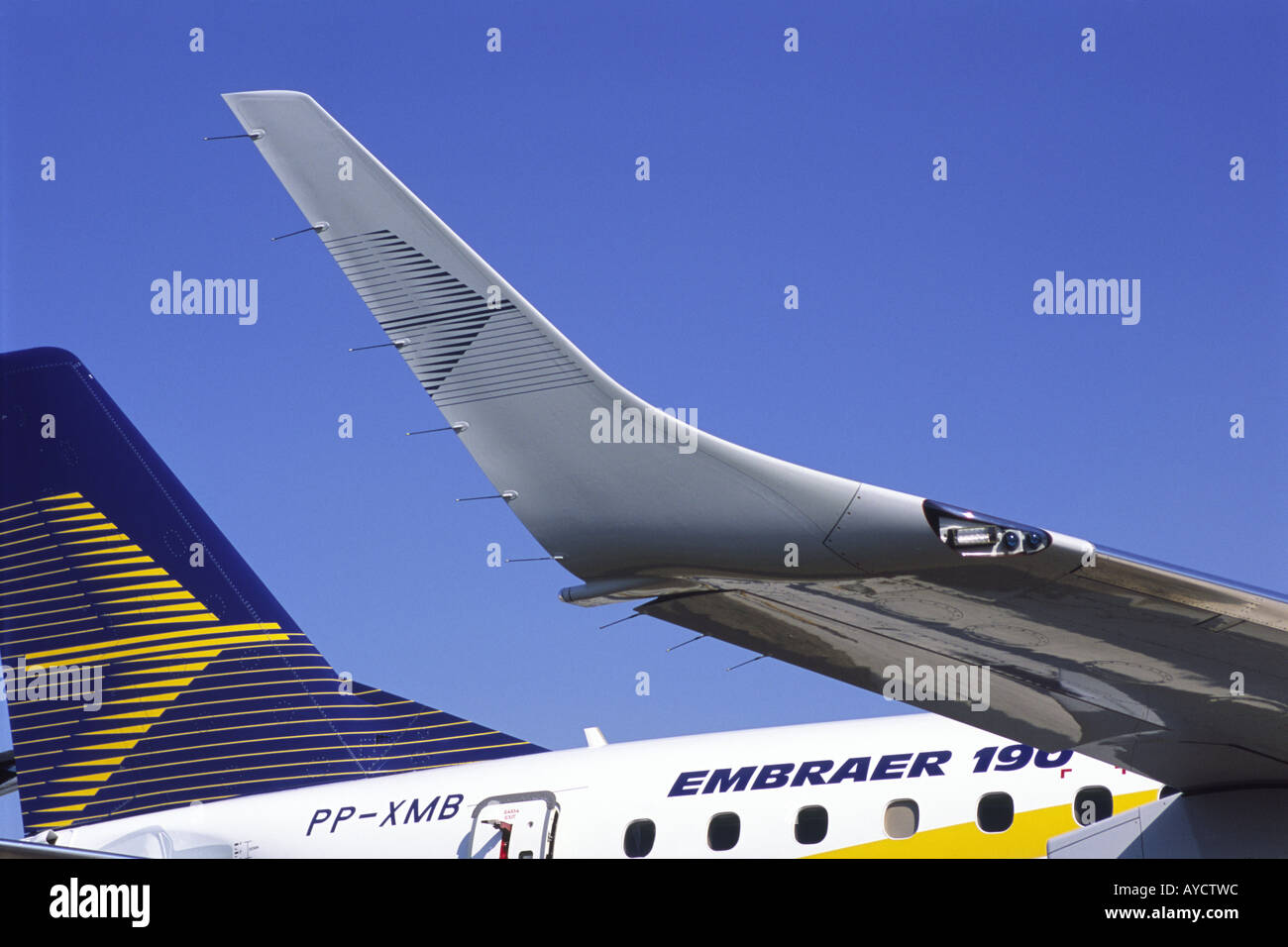 Embraer erj 190 winglet hi-res stock photography and images - Alamy