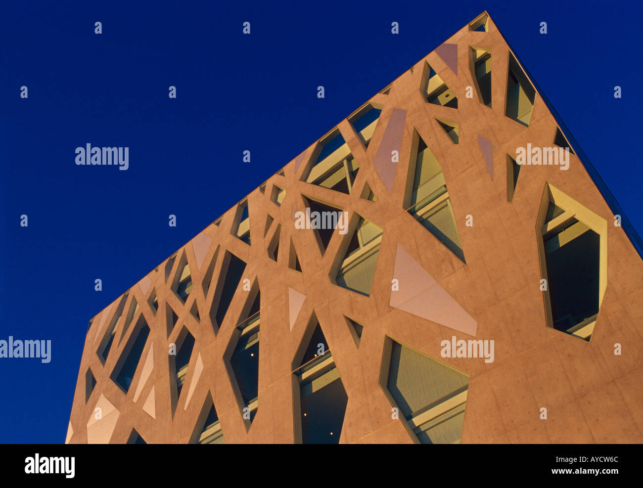 Tod's Omotesando Building, 5-1-15 Jingum', Shibuya-ku, Tokyo, 2004 ...