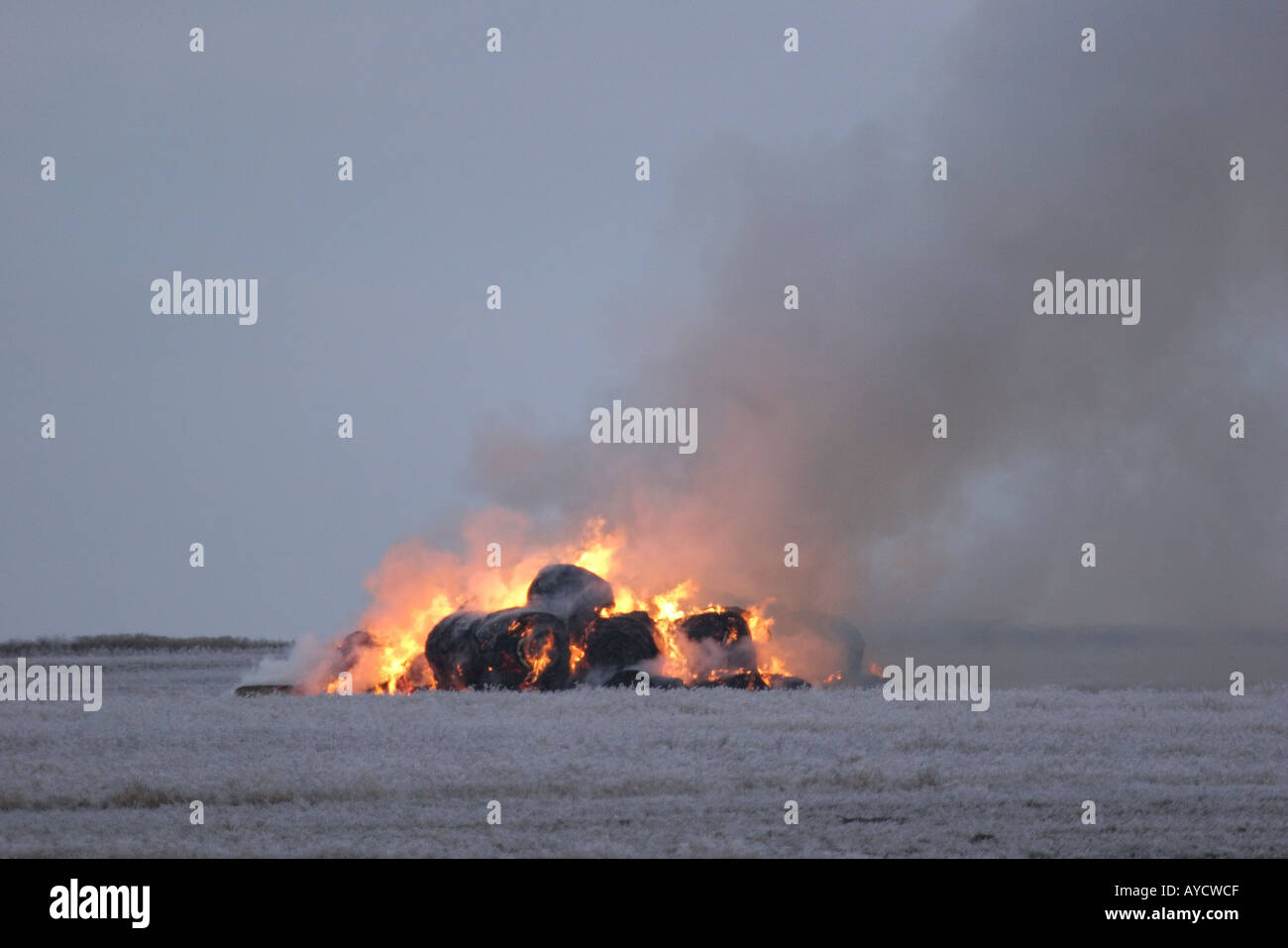 Hay burning hi-res stock photography and images - Alamy